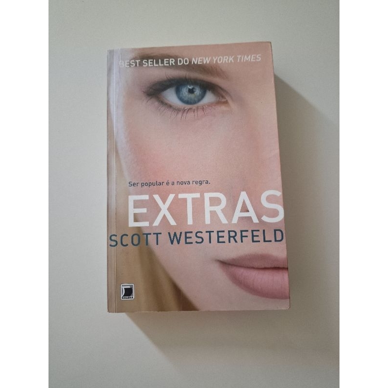 Livro Extras, série Feios, de Scott Westerfeld | Shopee Brasil