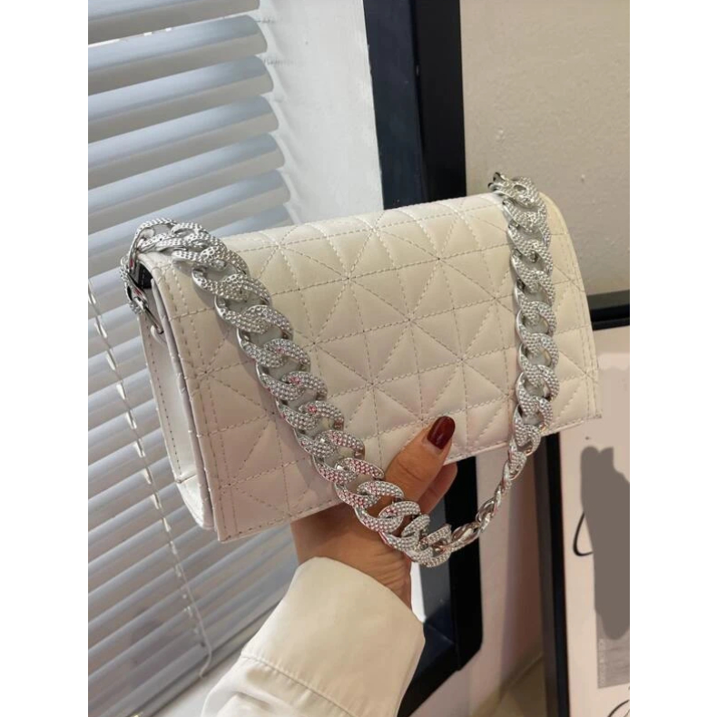 Bolsa Quadrada Compacta Branco Detalhes em Pesponto Texturizada Corrente Prata No Brasil Envio ...