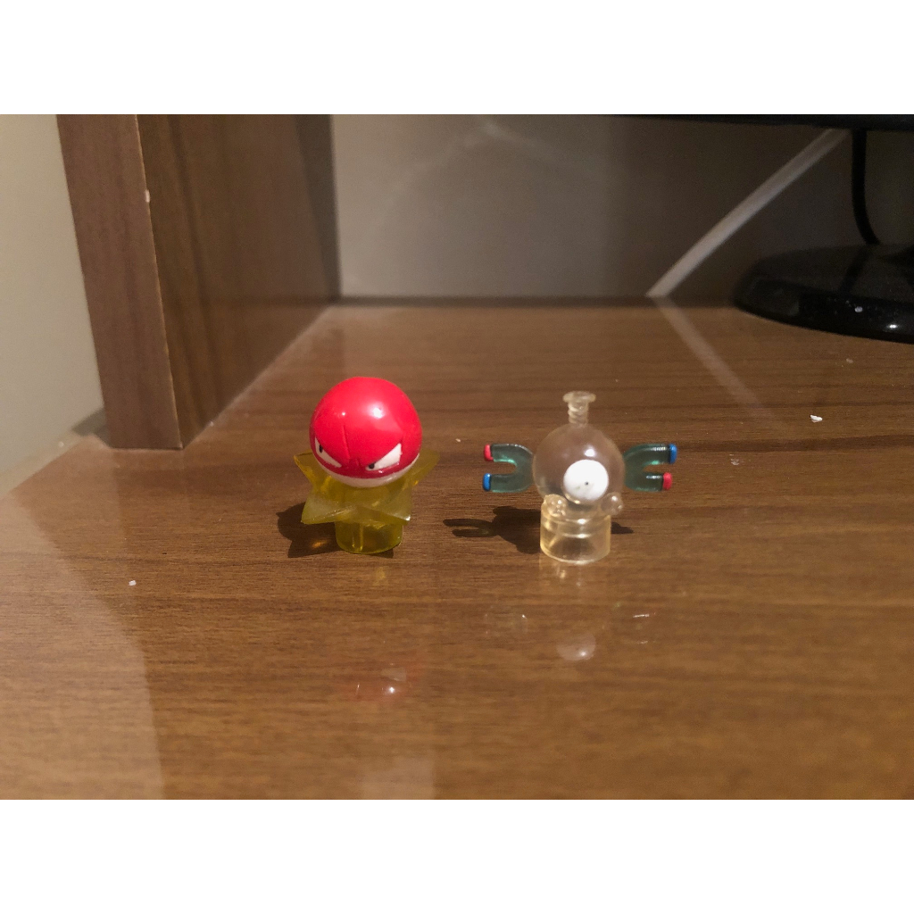 Boneco Figure Pokemon - Magnemite e Voltorb - Kanto | Shopee Brasil
