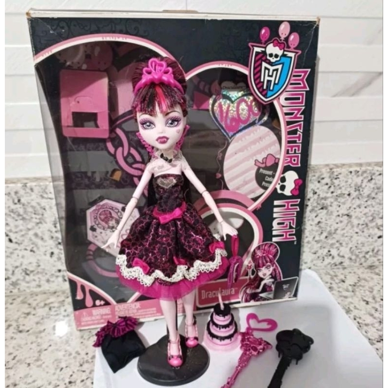 Boneca Monster High Draculaura 1600 anos | Shopee Brasil