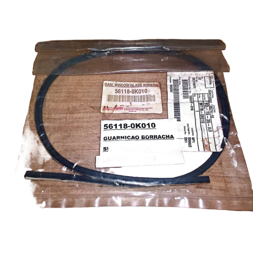 BORRACHA SUPERIOR PARABRISA HILUX SW4 2005/2015 (NOVA) GENUÍNA 56118 ...