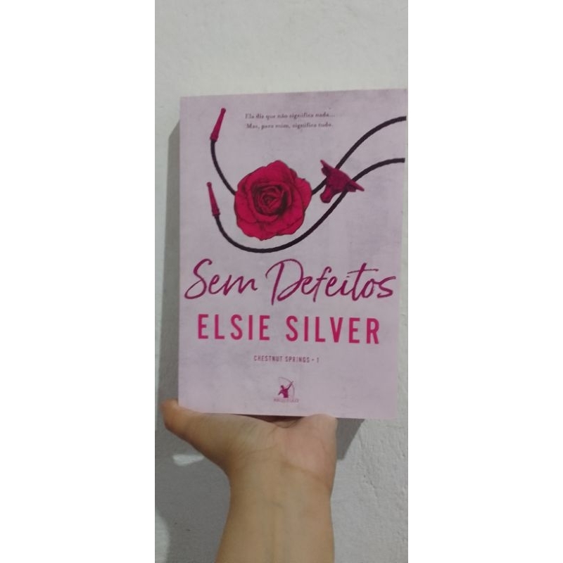 Livro Sem Defeitos - Elsie Silver | Shopee Brasil