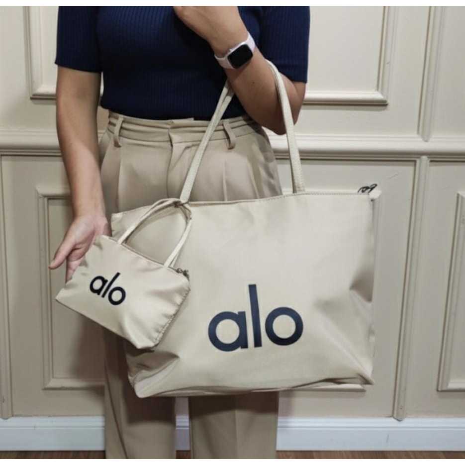 Bolsa Tote ALO YOGA Grande + Mini Necessaire - O Kit Perfeito para o ...