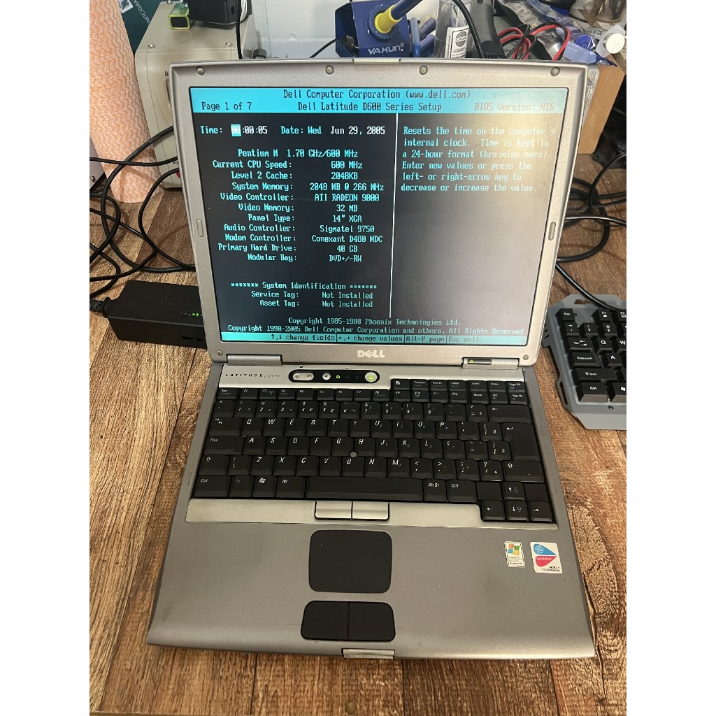 Notebook Antigo Dell Latitude D600 Pentium M + ATI Radeon 9600 | Shopee ...