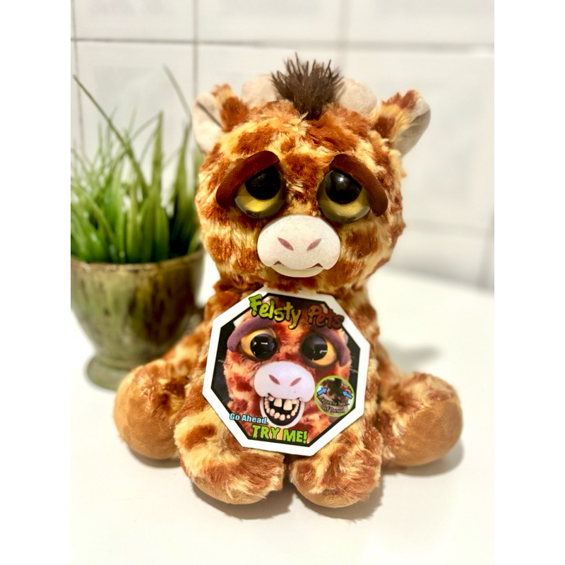 Girafa Feisty Pets Doofus - Ginormous Gracie (FP/G) | Shopee Brasil