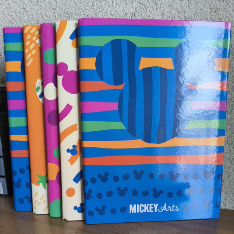 Caderno Brochura grande Mickey Arts | Shopee Brasil