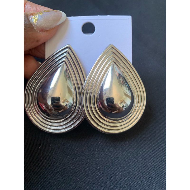 Brinco “Gota Texturizada” | Shopee Brasil