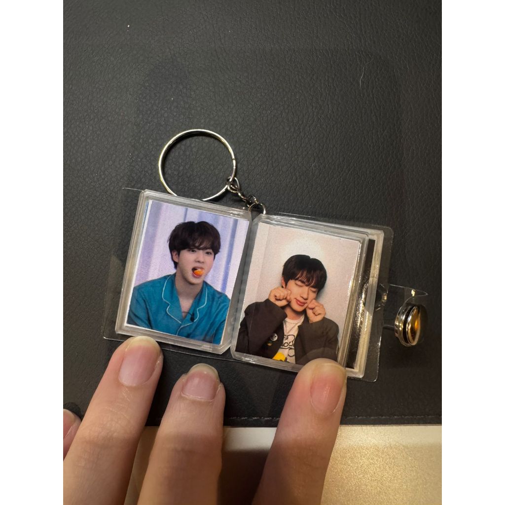 BTS - CHAVEIRO MINI ALBUM 20 FOTOS | Shopee Brasil