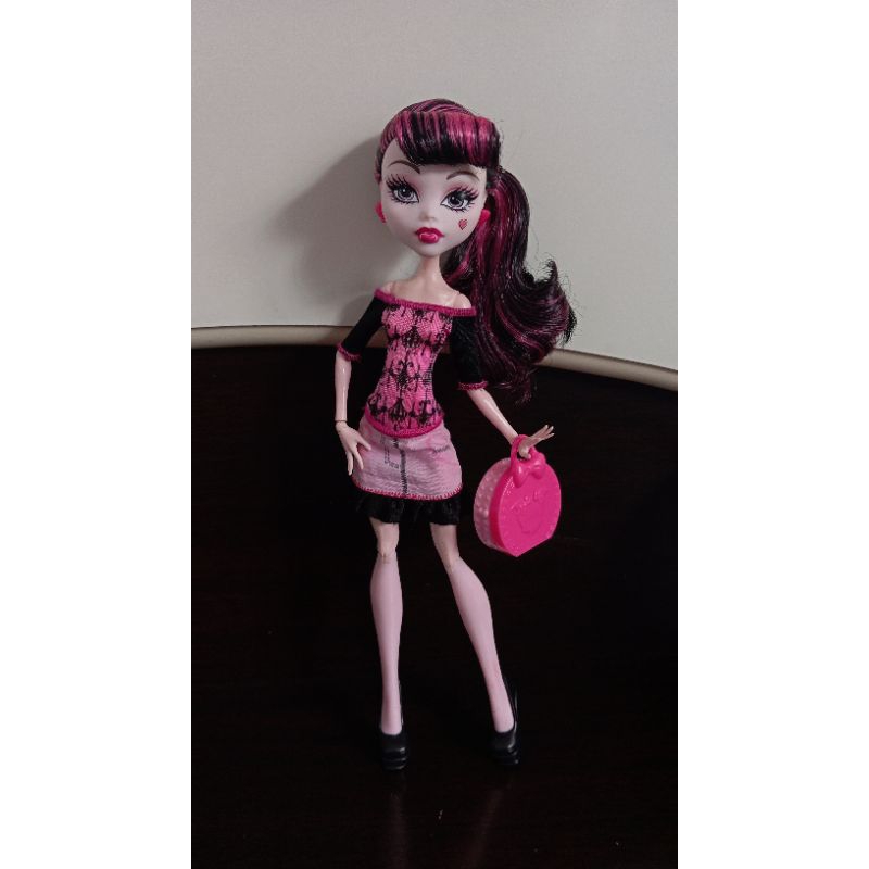 Monster High - Draculaura (Scaris) | Shopee Brasil