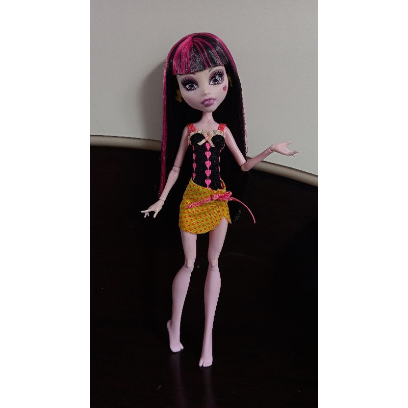 Monster High - Draculaura (Gloom Beach) | Shopee Brasil