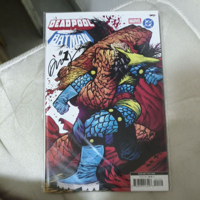 Deadpool vs Batman autografado pelo Daniel Warren Johnson | Shopee Brasil