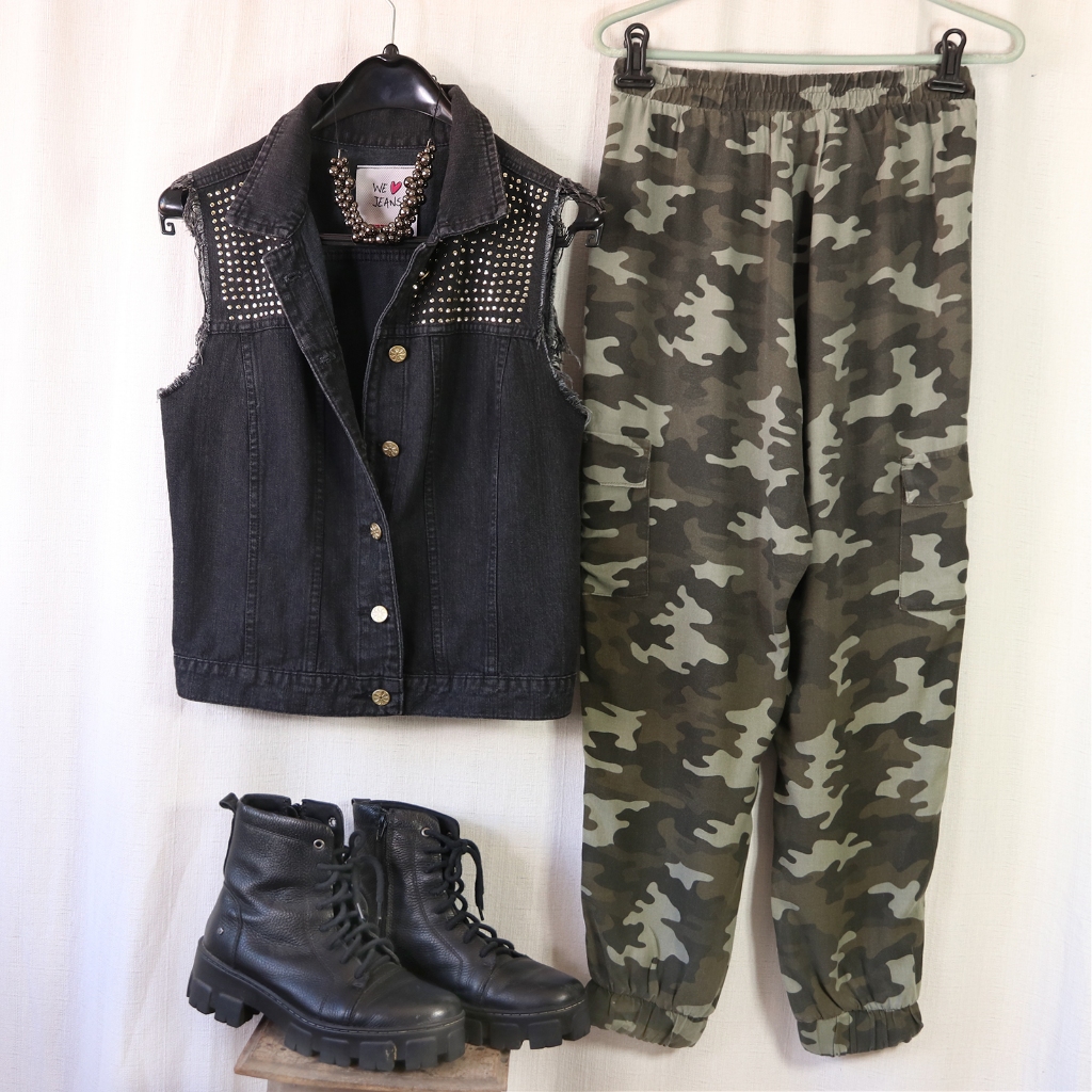 Colete jeans preto estilo rock TAM 42 [MEDIDAS NA DESCRIÇÃO] [BRECHÓ ...