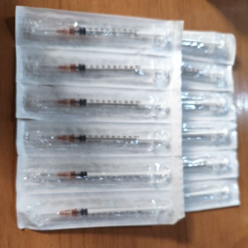 KIT DE 12 SERINGA DE INSULINA 100UI DESCARTÁVEL COM AGULHA 13X0.45MM ...