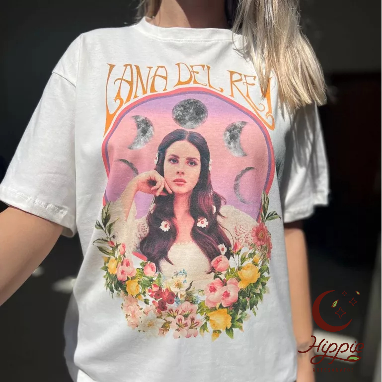 Camiseta Lana Del Rey Lua - Off-White | Shopee Brasil