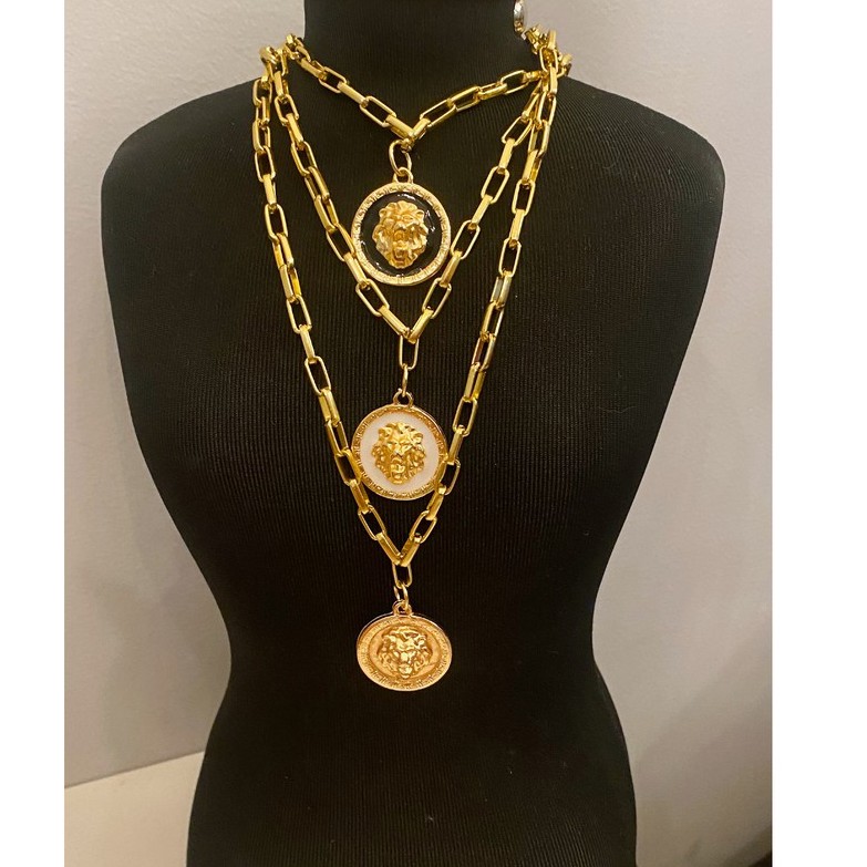 Colar medalha versace corrente pingente leão esmaltado resinado ...