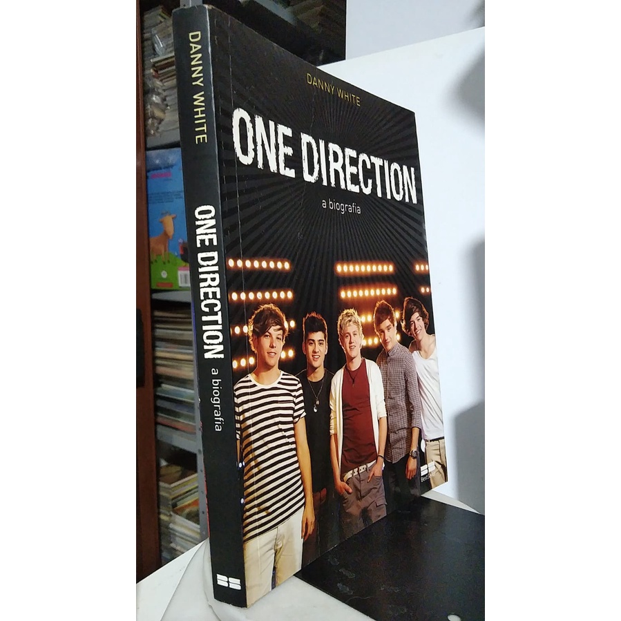 One Direction - A Biografia | Shopee Brasil