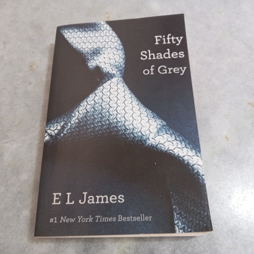 Livro: Fifty Shades of Grey - E L James | Shopee Brasil