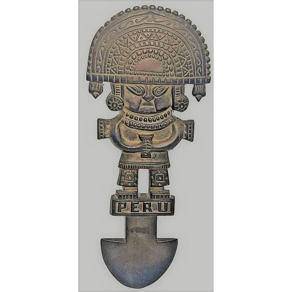 TUMI - Escultura em bronze representando antiga faca cerimonial que ...