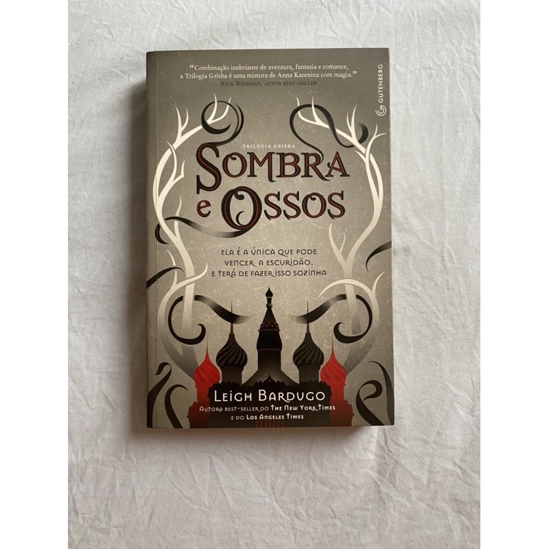 Sombra e Ossos - Leigh Bardugo | Shopee Brasil