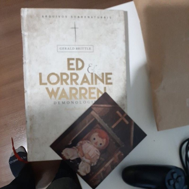 livro Ed e Lorraine Warren demonologistas. | Shopee Brasil