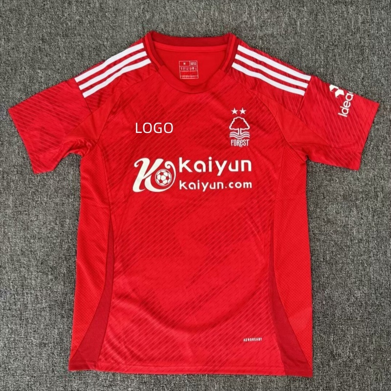Camisa Nottingham Forest 24-25 Número 11 Madeira 18 Plows 22 Yates ...