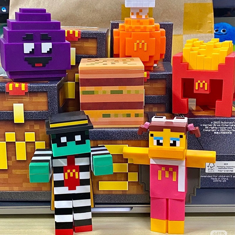 2025 McDonalds Minecraft Mcdo Happy Meal Toys Um Filme | Shopee Brasil