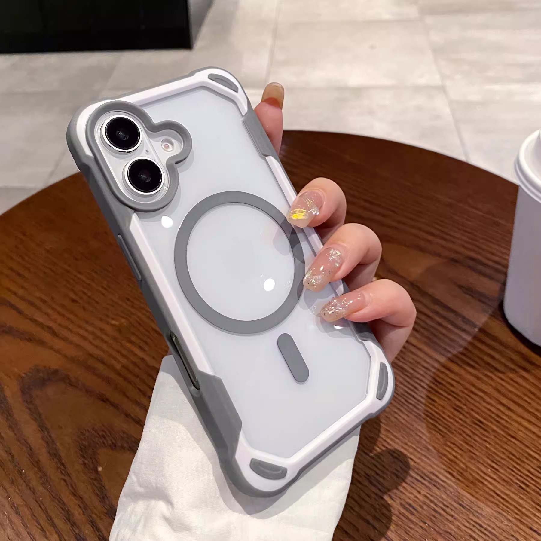 Capa Rígida Luxuosa De Quatro Cantos Anti-Queda Magnética 16 Pro Max ...