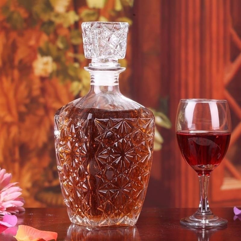 Garrafa Decanter Vidro C/ Tampa Retrô Licor Whisky 900ml | Shopee Brasil Garrafa Decanter Vidro C/ Tampa Retrô Licor Whisky 900ml | Shopee Brasil