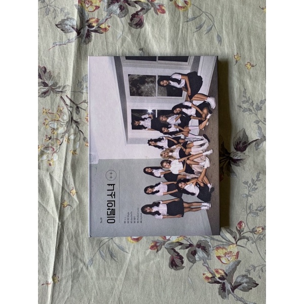 Álbum LOONA ++ A regular First Press | Shopee Brasil