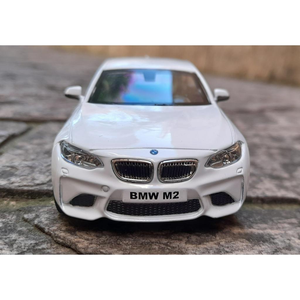 Miniatura Bmw M2 Branco em Metal 1:32 Rmz. | Shopee Brasil