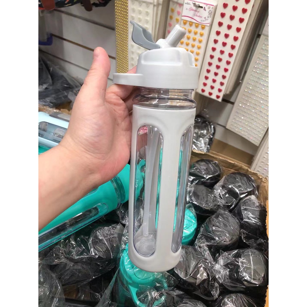 Garrafinha de Água Squeeze Plástico 700 ML com Bico e Canudo | Shopee ...