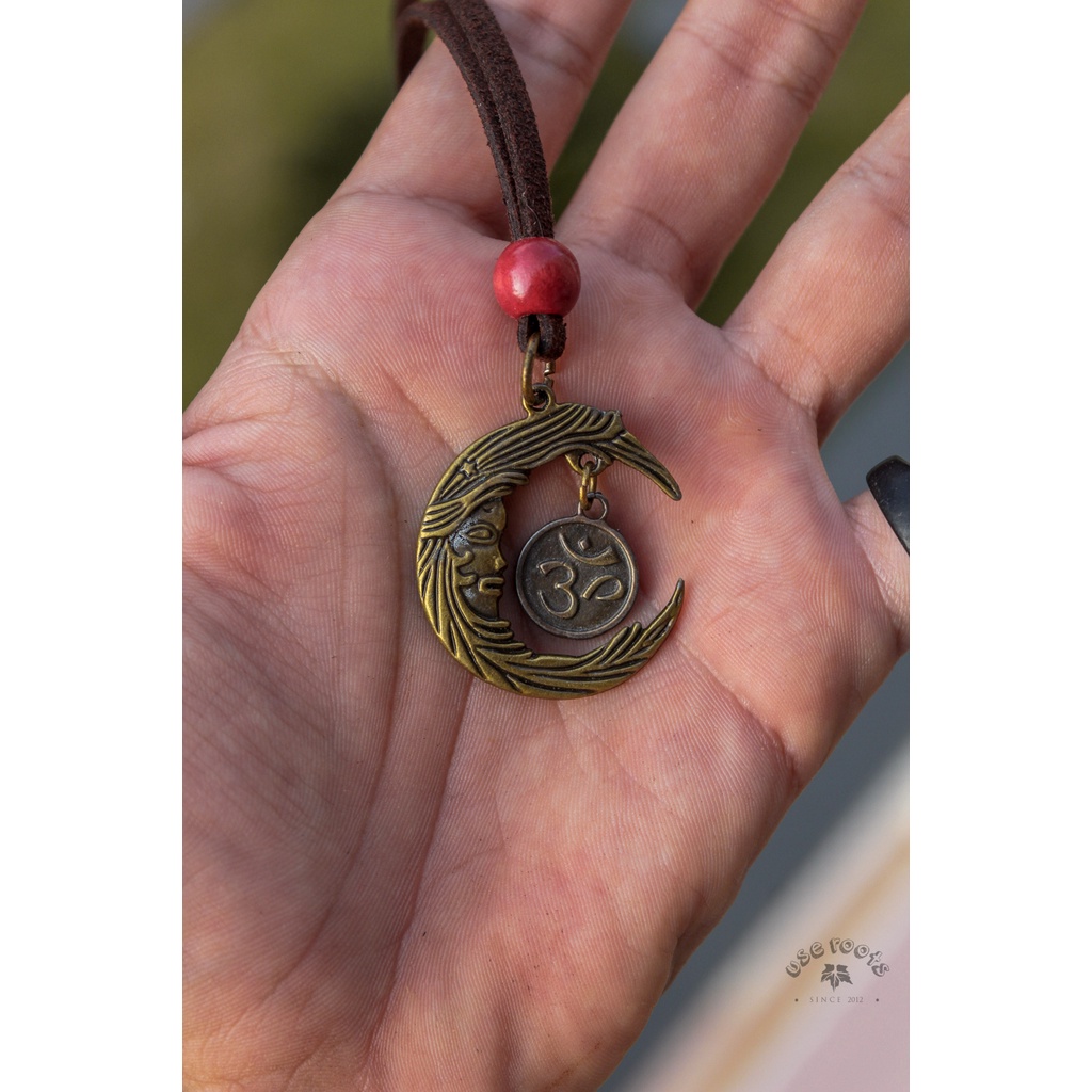 Colar Lua e Om | Shopee Brasil