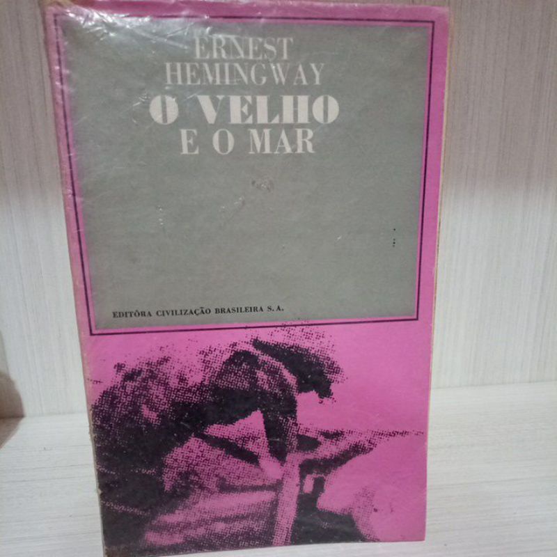 Livro O Velho e o Mar do Ernest Hemingway | Shopee Brasil