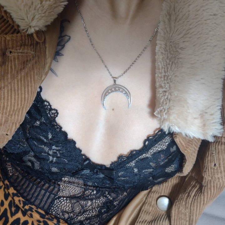 Colar lua minguante | Shopee Brasil