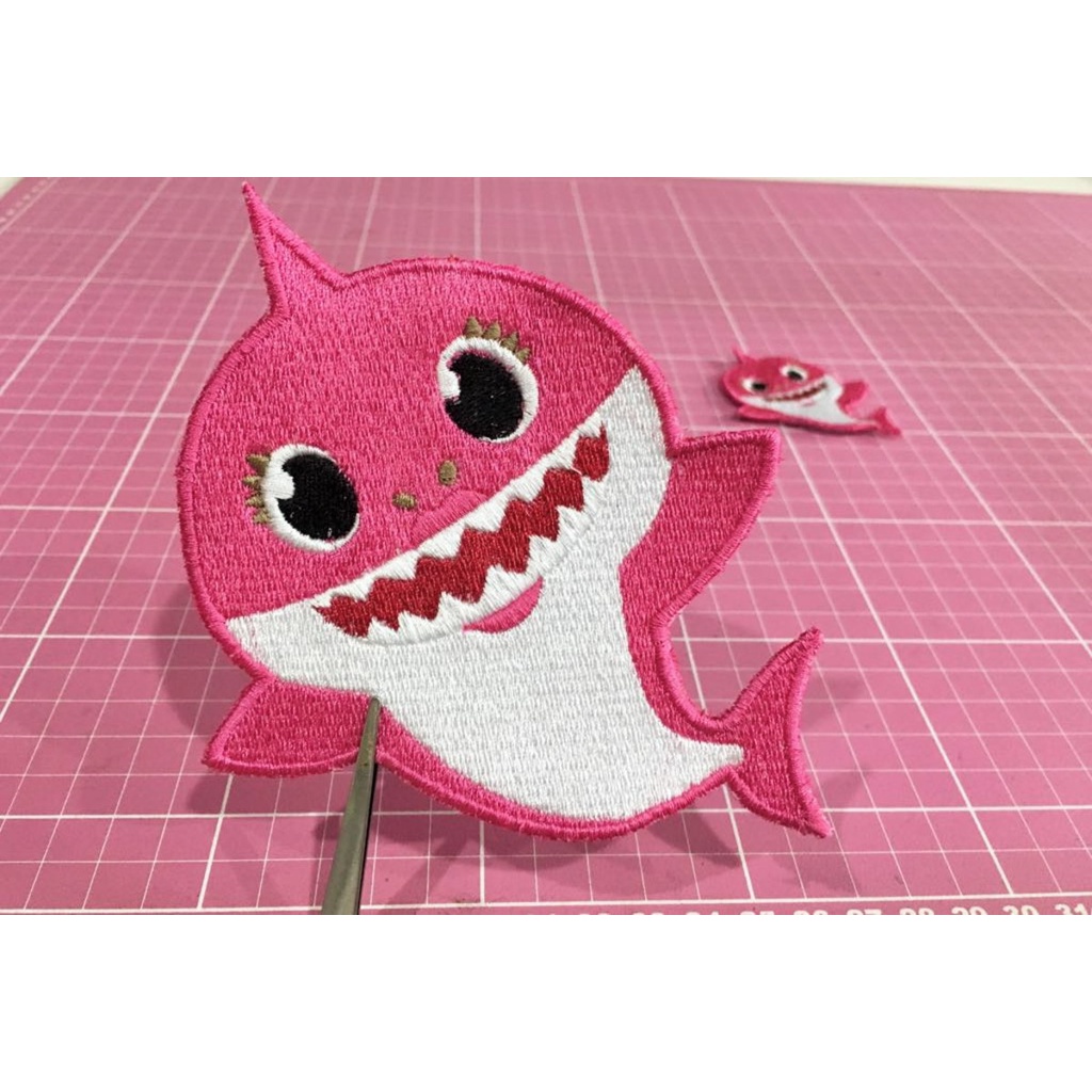 Patch Bordado Baby Shark Termocolante - Rosa | Shopee Brasil
