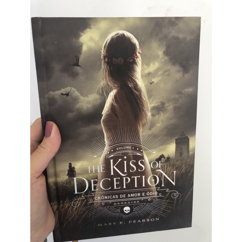 livro the kiss of deception (vol.1) - capa dura | Shopee Brasil