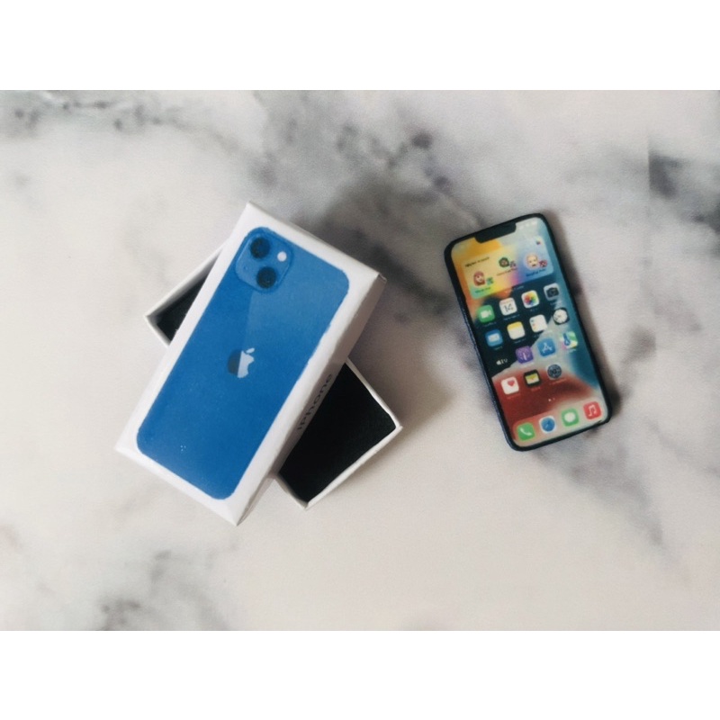 miniatura/miniature iPhone 13 Branco e azul para colecionador e fãs da ...