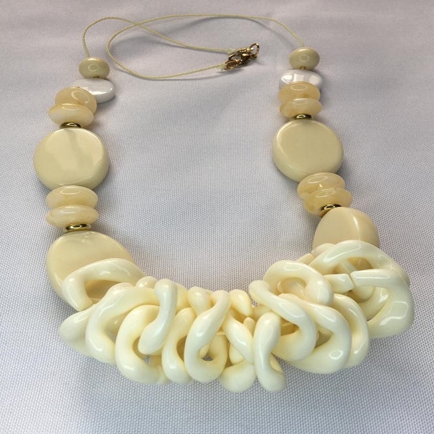 Maxi Colar Branco e Marfim | Shopee Brasil