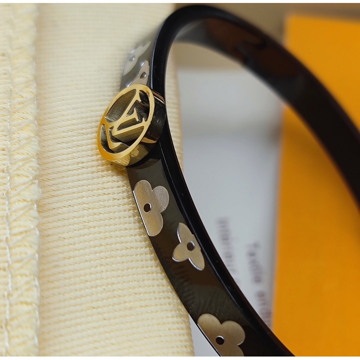 Novo CUFF Gravado Com O Monograma Icônico Bracelete Preto | Shopee Brasil