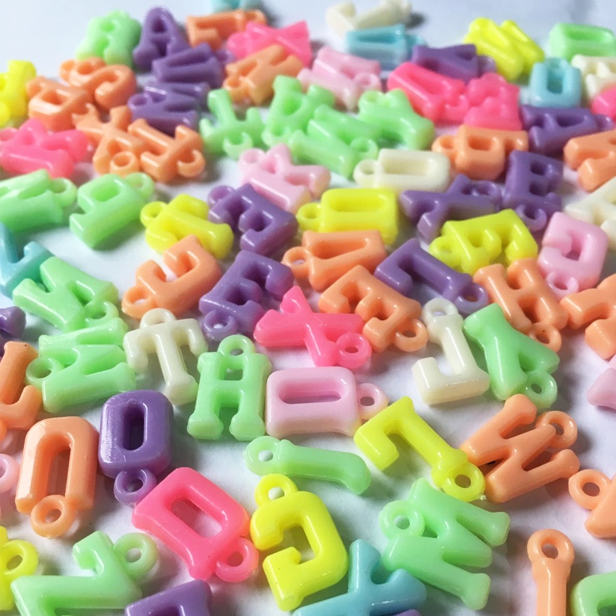 Letras Alfabeto Entremeio Letrinhas pingente 40 unidades | Shopee Brasil