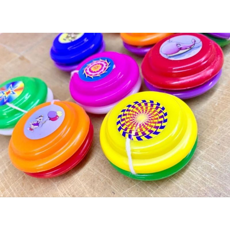 6 Ioiôs Clássico Retrô Brinquedo Colorido e Desenhos Sortidos Promoção ...