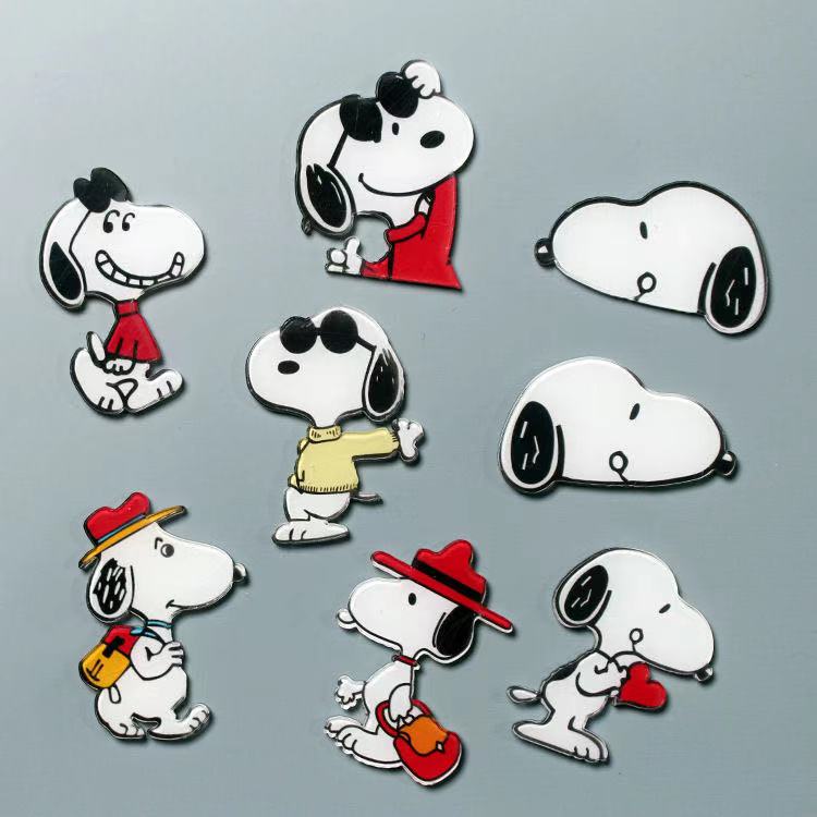 Snoopy Snoopy Broche Acrílico Snoopy Broche Acrílico Bonito Crachá de ...