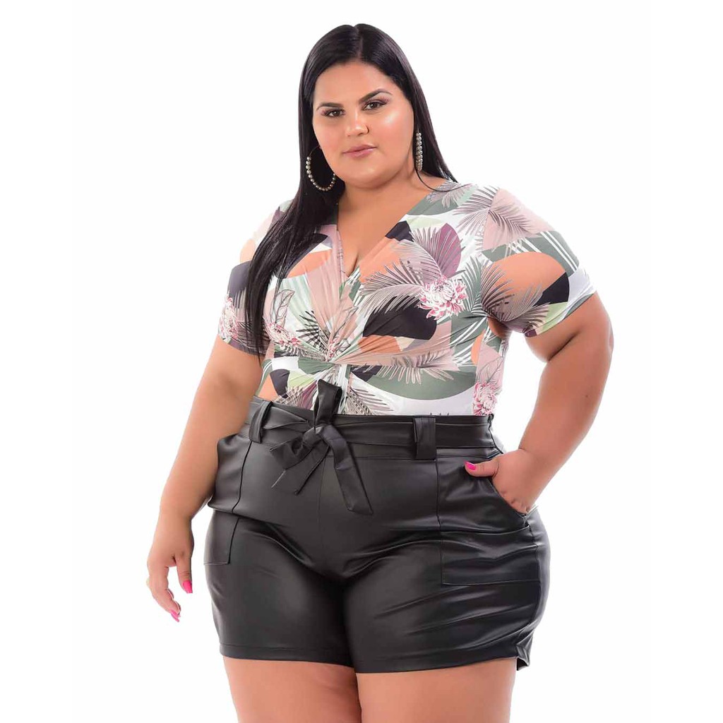 Short cirrê preto plus size couro fake | Shopee Brasil