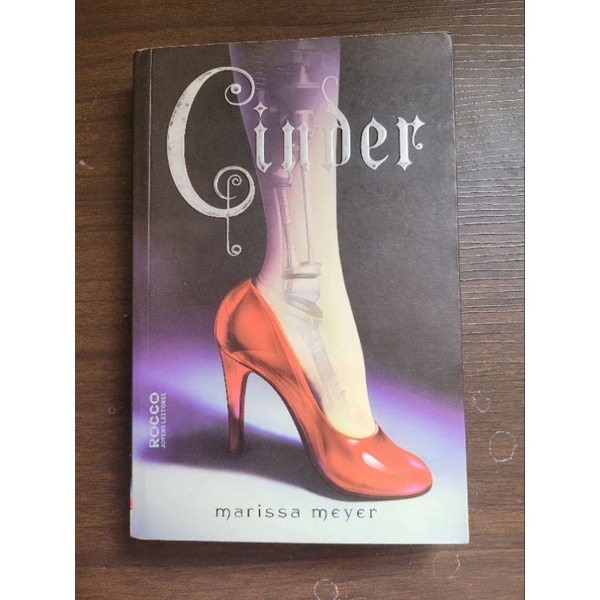 Cinder - Marissa Meyer (Vol.1 - Crônicas Lunares) | Shopee Brasil
