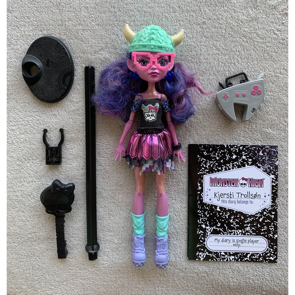 Boneca Monster High - Kjersti Trollson | Shopee Brasil