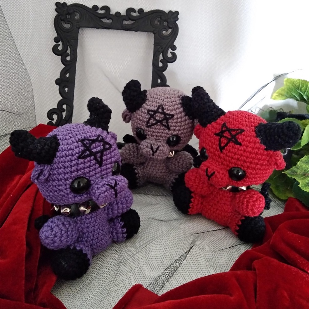Baphomet Amigurumi Mini (12 cm), escolha entre várias cores | Shopee Brasil