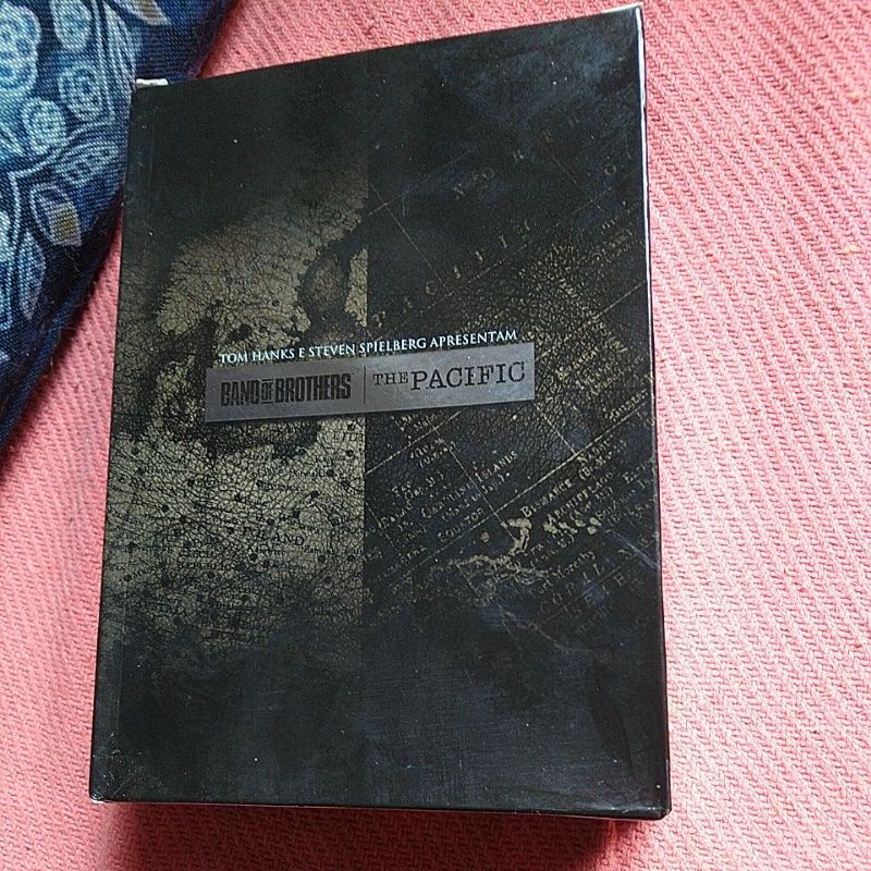 box dvds Band of brothers e The Pacific | Shopee Brasil