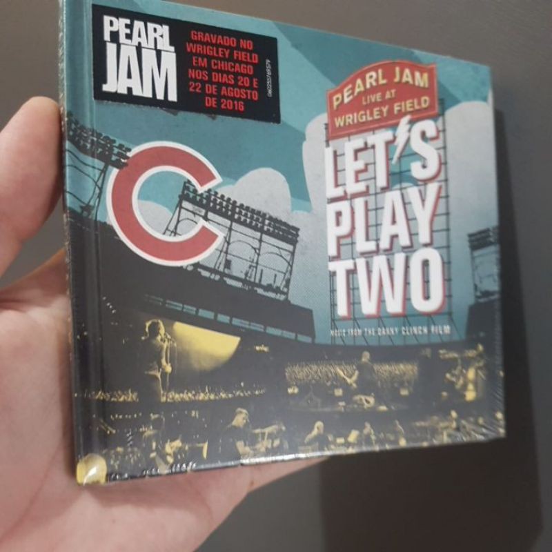 CD PEARL JAM LIVE AT WRIGLEY FIELD LETS PLAY TWO (LACRADO) | Shopee Brasil