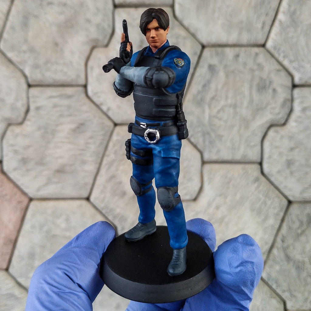 Leon Kennedy Resident Evil 2 Eaglemoss Custom | Shopee Brasil