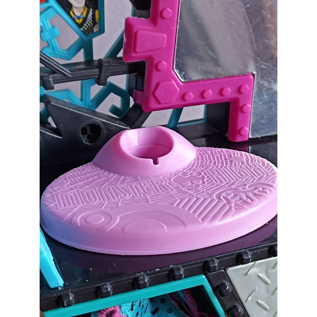 Boneca Monster High Base para Suporte Rosa | Shopee Brasil